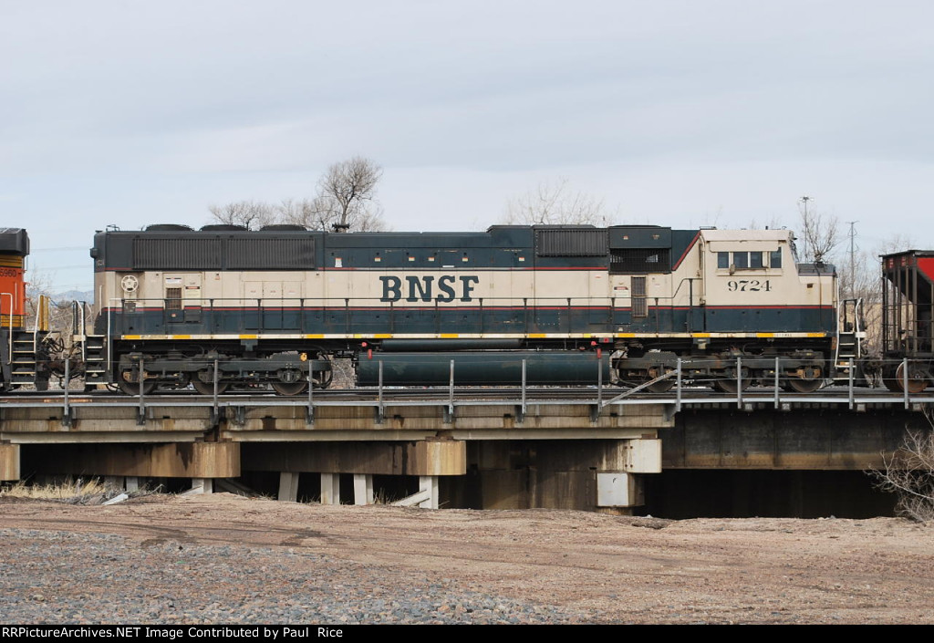 BNSF 9724